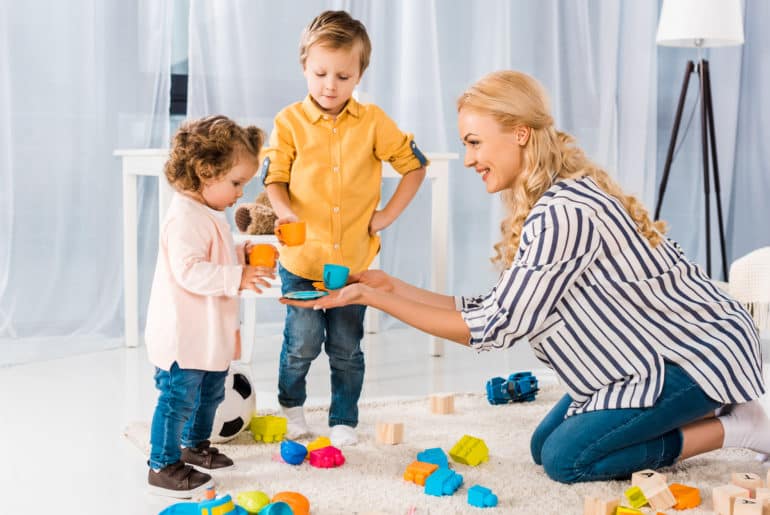 How to Entertain Toddlers – A Comprehensive Guide for Parents | Joyful ...