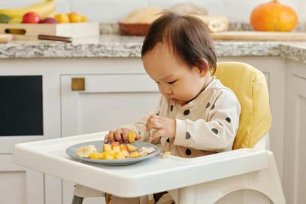 Free Printable Guide on 100 First Foods for Baby | Joyful Messes