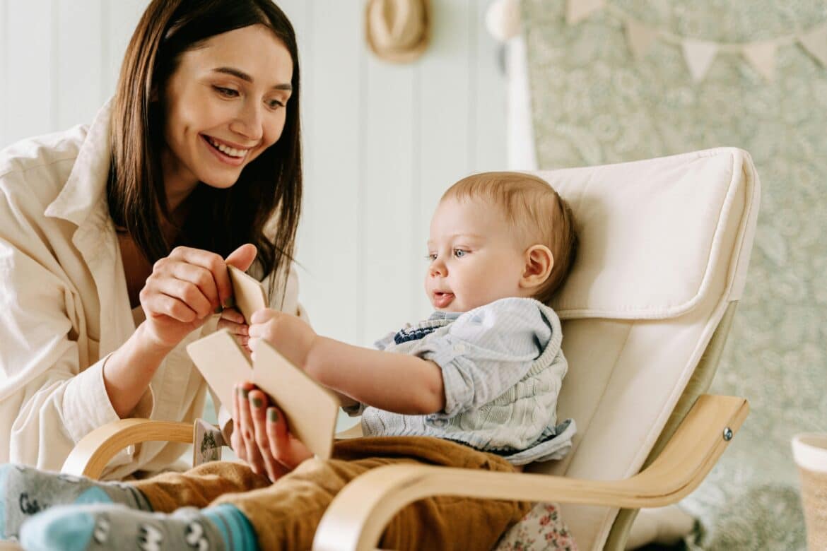 Baby Speech Tips: When do Babies say their First Word | Joyful Messes